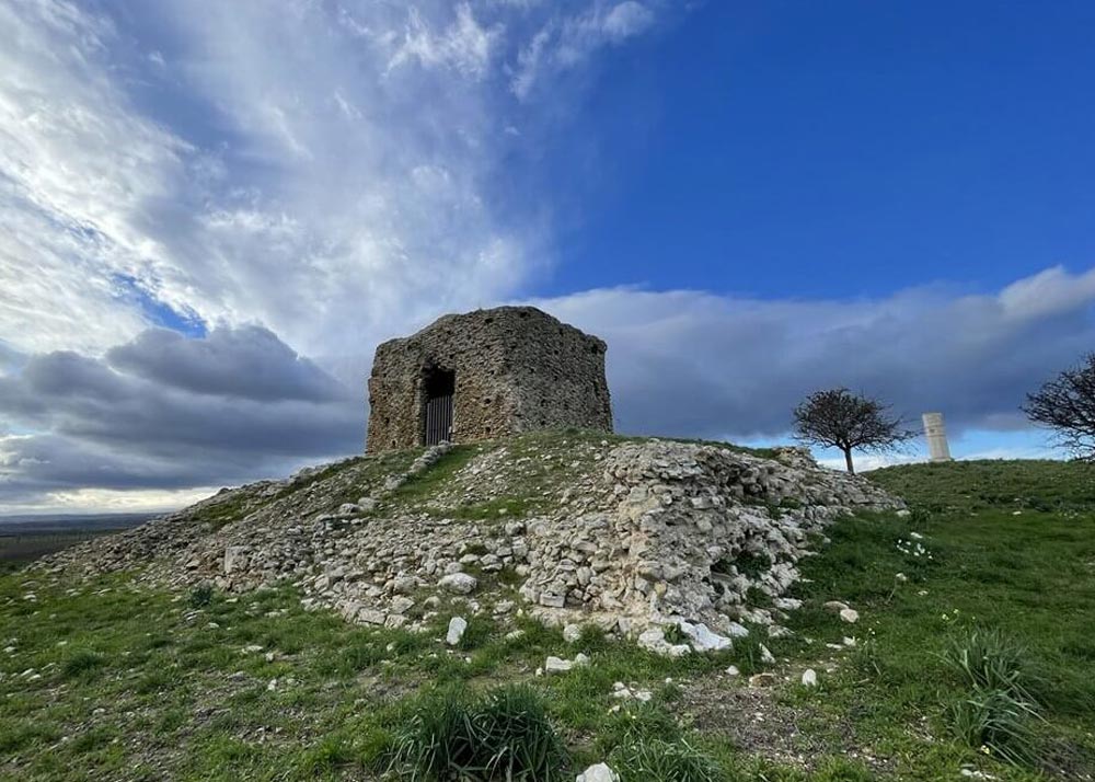 Castel Fiorentino: Alla Corte di Federico II - Apulia Trek